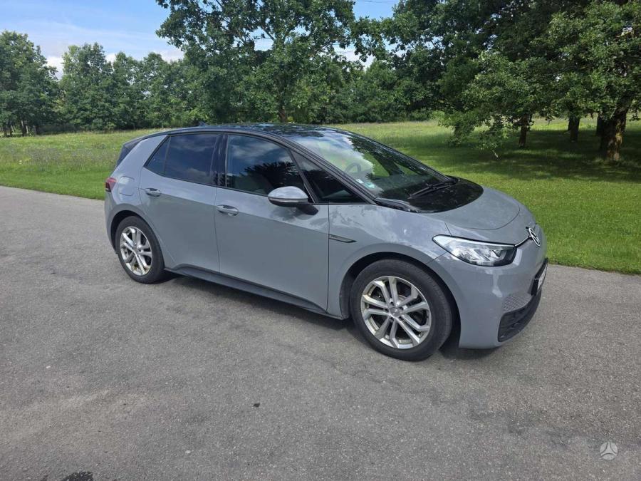 Grey Volkswagen ID.3 2023 in Pasvalys, with an engine capacity of 0.00 L and mileage of 53 thousand km for 17999 €, photo 4 on AUTOMOTO.COM.LV