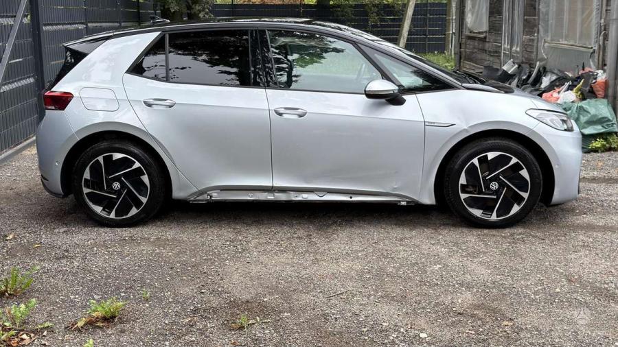 Pelēks Volkswagen ID.3 2023 Jonava, ar dzinēja tilpumu 0.00 L un nobraukumu 43 tūkst. km par 17200 €, foto 5 vietnē AUTOMOTO.COM.LV