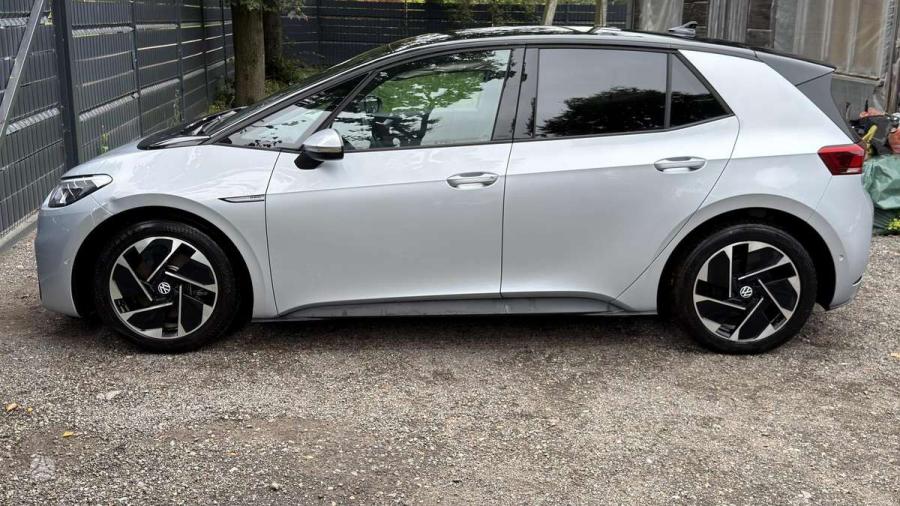 Pelēks Volkswagen ID.3 2023 Jonava, ar dzinēja tilpumu 0.00 L un nobraukumu 43 tūkst. km par 17200 €, foto 17 vietnē AUTOMOTO.COM.LV