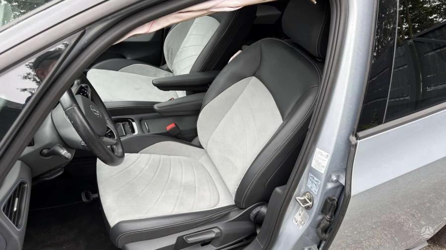 Pelēks Volkswagen ID.3 2023 Jonava, ar dzinēja tilpumu 0.00 L un nobraukumu 43 tūkst. km par 17200 €, foto 18 vietnē AUTOMOTO.COM.LV
