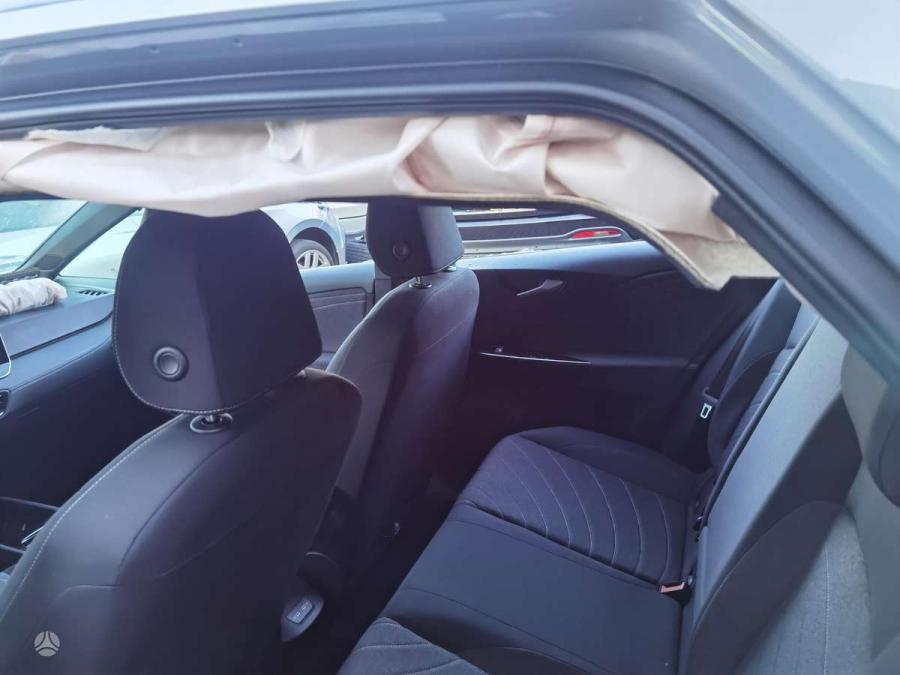 Pelēks Volkswagen ID.3 2025 Kauņa, ar dzinēja tilpumu 0.00 L un nobraukumu 7 tūkst. km par 12900 €, foto 17 vietnē AUTOMOTO.COM.LV
