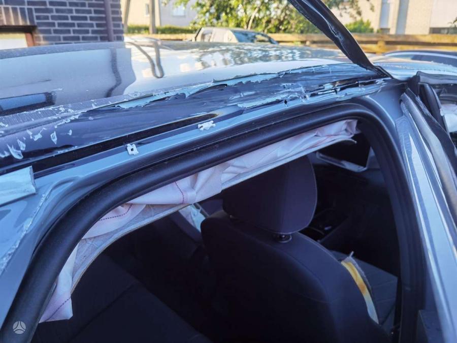 Pelēks Volkswagen ID.3 2025 Kauņa, ar dzinēja tilpumu 0.00 L un nobraukumu 7 tūkst. km par 12900 €, foto 32 vietnē AUTOMOTO.COM.LV