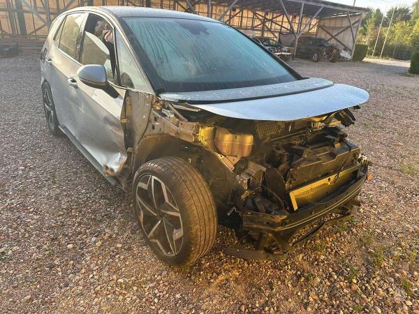 Pelēks Volkswagen ID.3 2025 Klaipėda, ar dzinēja tilpumu 0.00 L un nobraukumu 54 tūkst. km par 7900 €, foto 5 vietnē AUTOMOTO.COM.LV