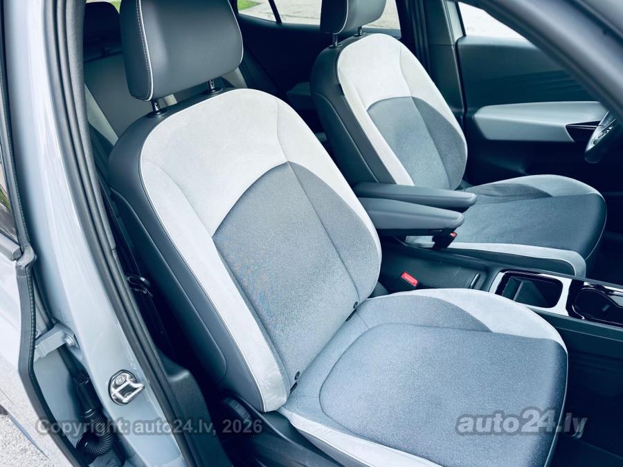 Grey Volkswagen ID.3 2020 in Tallinn, with an engine capacity of 0.00 L and mileage of 119 thousand km for 17900 €, photo 8 on AUTOMOTO.COM.LV