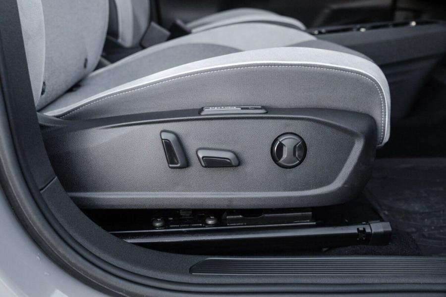Pelēks Volkswagen ID.3 2021 Rīga, ar dzinēja tilpumu 0.00 L un nobraukumu 56 tūkst. km par 25500 €, foto 9 vietnē AUTOMOTO.COM.LV