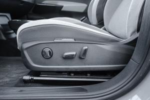 Pelēks Volkswagen ID.3 2021 Rīga, ar dzinēja tilpumu 0.00 L un nobraukumu 56 tūkst. km par 25500 €, foto 13 vietnē AUTOMOTO.COM.LV