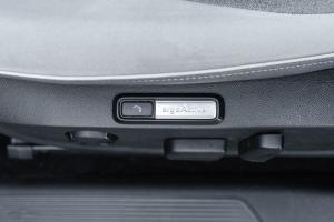 Pelēks Volkswagen ID.3 2021 Rīga, ar dzinēja tilpumu 0.00 L un nobraukumu 56 tūkst. km par 25500 €, foto 14 vietnē AUTOMOTO.COM.LV