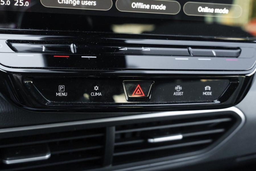 Pelēks Volkswagen ID.3 2021 Rīga, ar dzinēja tilpumu 0.00 L un nobraukumu 56 tūkst. km par 25500 €, foto 21 vietnē AUTOMOTO.COM.LV