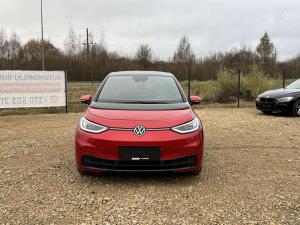 Red Volkswagen ID.3 2022 in Siauliai, with an engine capacity of 0.00 L and mileage of 28 thousand km for 19400 €, photo 2 on AUTOMOTO.COM.LV