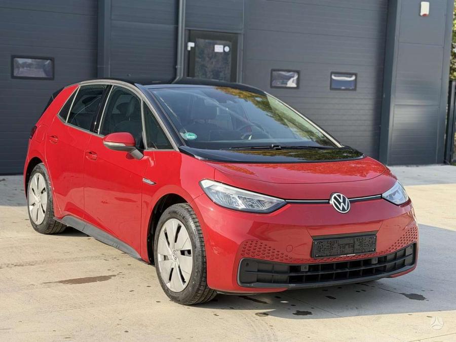 Red Volkswagen ID.3 2022 in Kaunas, with an engine capacity of 0.00 L and mileage of 151 thousand km for 12850 €, photo 5 on AUTOMOTO.COM.LV