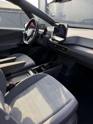 Red Volkswagen ID.3 2022 in Kaunas, with an engine capacity of 0.00 L and mileage of 151 thousand km for 12850 €, photo 10 on AUTOMOTO.COM.LV