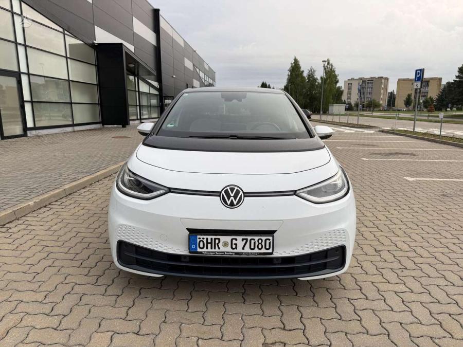 White Volkswagen ID.3 2020 in Kupiskis, with an engine capacity of 0.00 L and mileage of 48 thousand km for 14200 €, photo 3 on AUTOMOTO.COM.LV