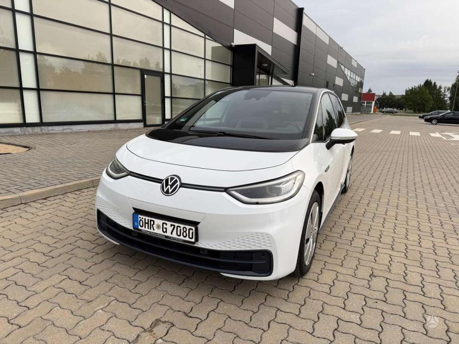 White Volkswagen ID.3 2020 in Kupiskis, with an engine capacity of 0.00 L and mileage of 48 thousand km for 14200 €, photo 5 on AUTOMOTO.COM.LV