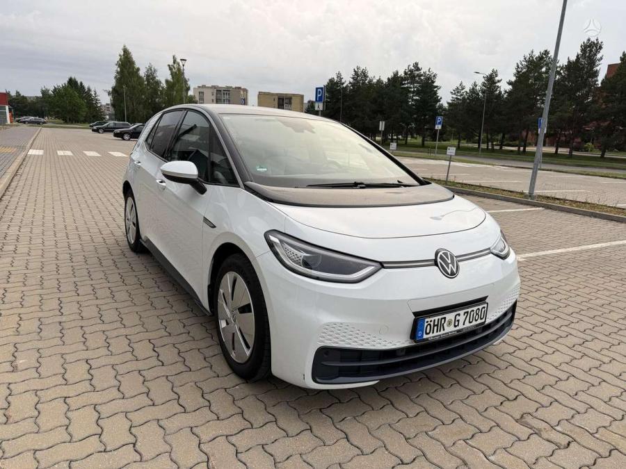 White Volkswagen ID.3 2020 in Kupiskis, with an engine capacity of 0.00 L and mileage of 48 thousand km for 14200 €, photo 7 on AUTOMOTO.COM.LV
