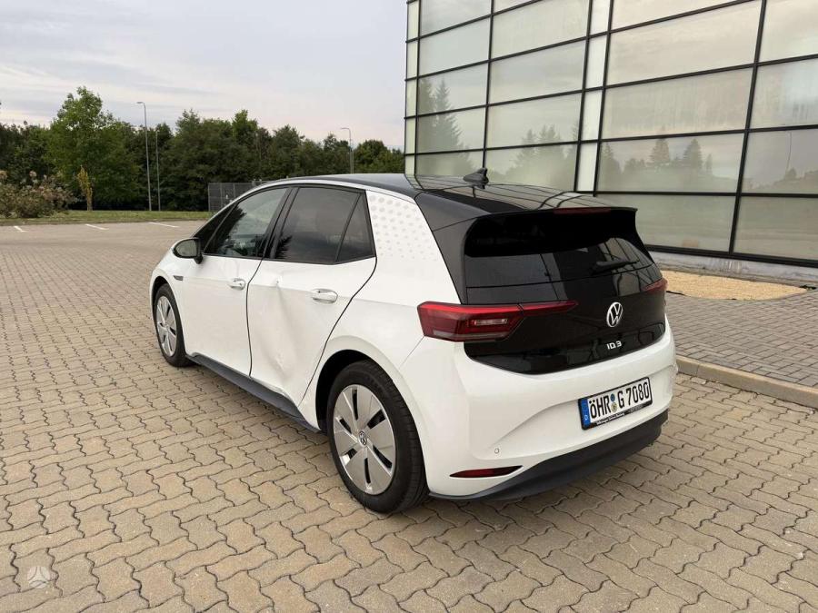 White Volkswagen ID.3 2020 in Kupiskis, with an engine capacity of 0.00 L and mileage of 48 thousand km for 14200 €, photo 12 on AUTOMOTO.COM.LV