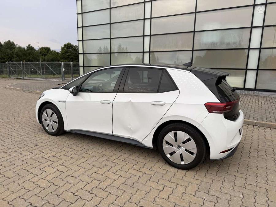 White Volkswagen ID.3 2020 in Kupiskis, with an engine capacity of 0.00 L and mileage of 48 thousand km for 14200 €, photo 14 on AUTOMOTO.COM.LV