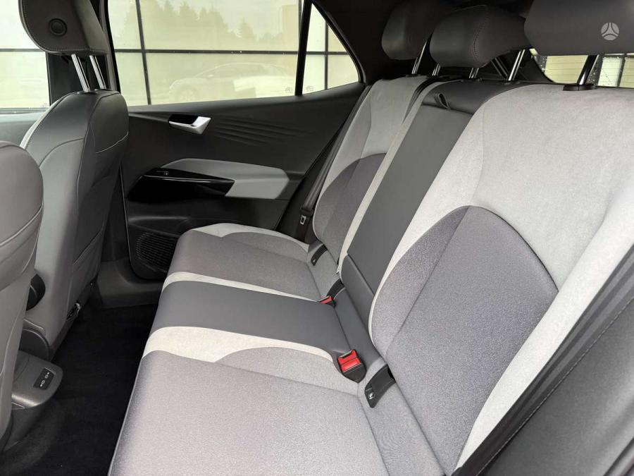 White Volkswagen ID.3 2020 in Kupiskis, with an engine capacity of 0.00 L and mileage of 48 thousand km for 14200 €, photo 17 on AUTOMOTO.COM.LV