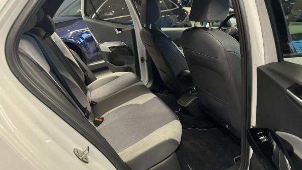 Balts Volkswagen ID.3 2020 Mārupe, ar dzinēja tilpumu 0.00 L un nobraukumu 88 tūkst. km par 21990 €, foto 7 vietnē AUTOMOTO.COM.LV