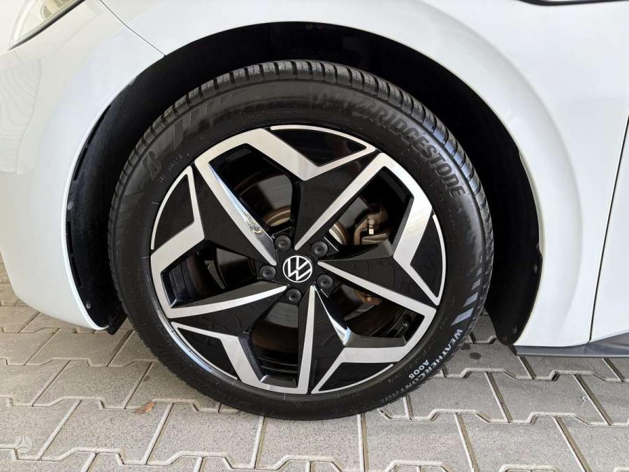 White Volkswagen ID.3 2022 in Vilnius, with an engine capacity of 0.00 L and mileage of 99 thousand km for 20900 €, photo 24 on AUTOMOTO.COM.LV