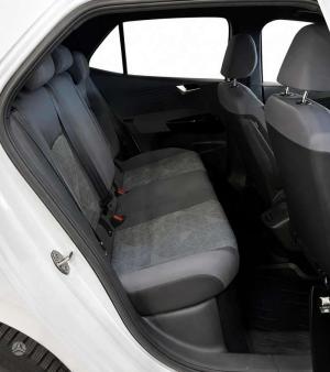 White Volkswagen ID.3 2022 in Kaunas, with an engine capacity of 0.00 L and mileage of 68 thousand km for 21900 €, photo 8 on AUTOMOTO.COM.LV