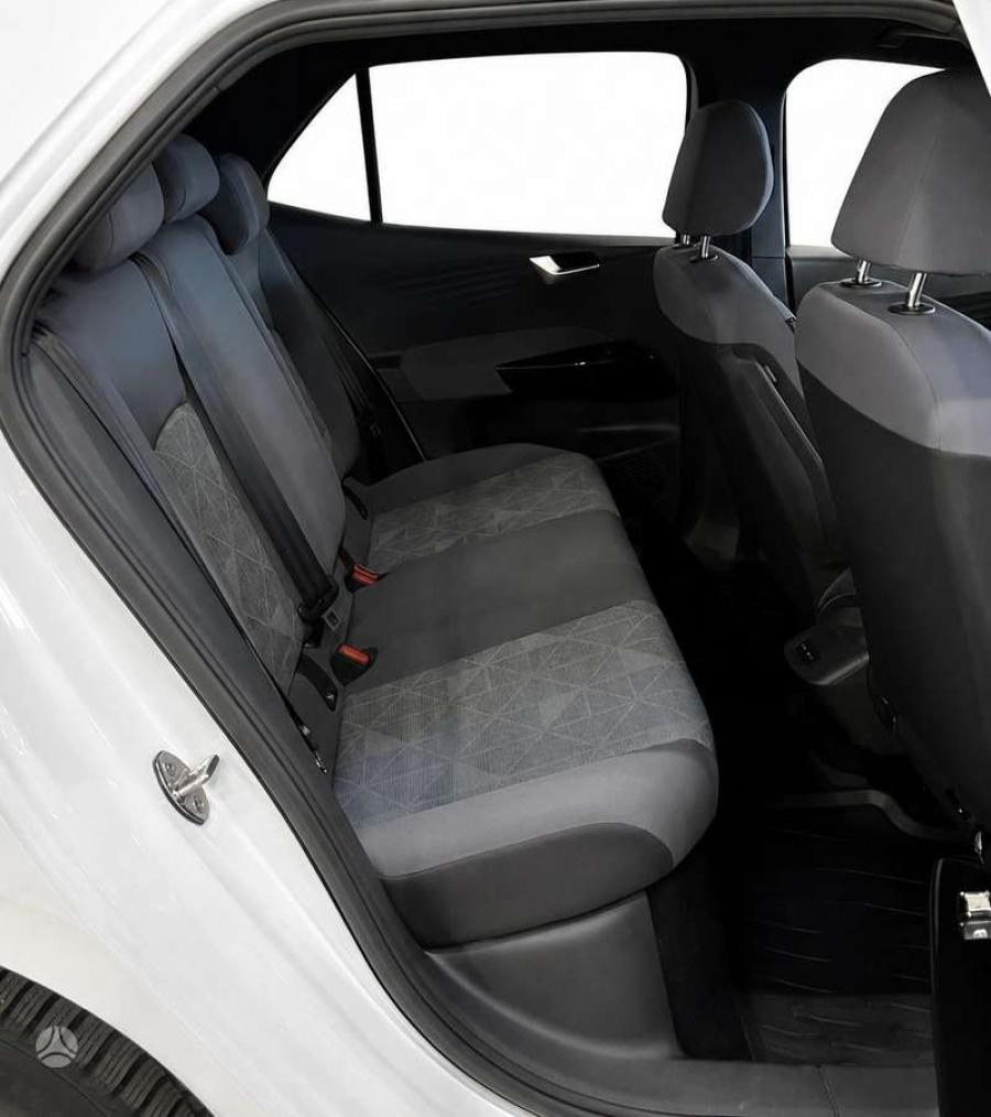 White Volkswagen ID.3 2022 in Kaunas, with an engine capacity of 0.00 L and mileage of 68 thousand km for 21900 €, photo 8 on AUTOMOTO.COM.LV