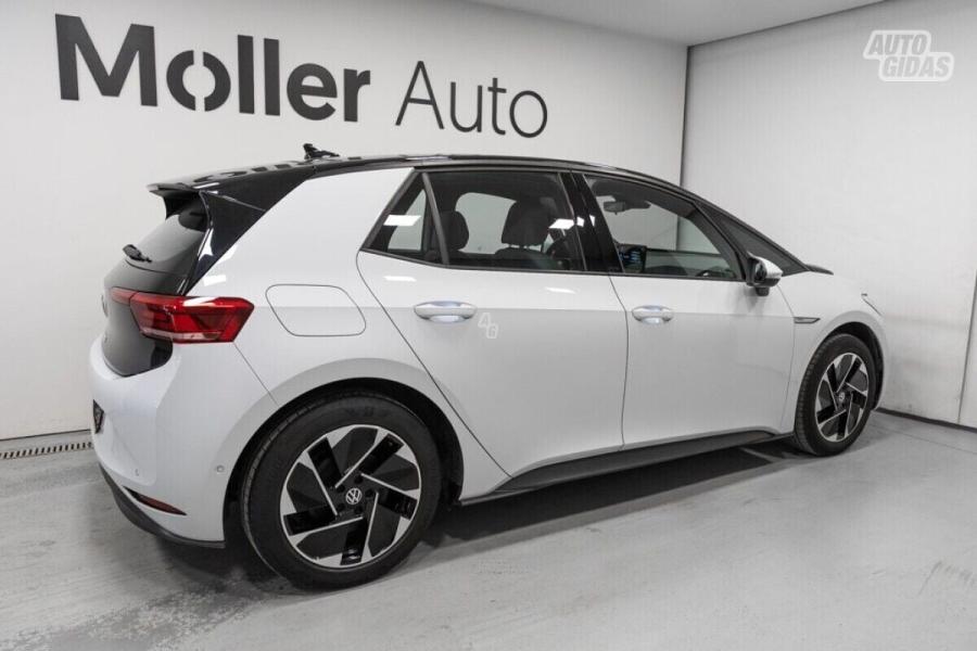 White Volkswagen ID.3 2023 in Vilnius, with an engine capacity of 0.00 L and mileage of 55 thousand km for 24900 €, photo 5 on AUTOMOTO.COM.LV