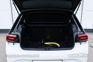 White Volkswagen ID.3 2023 in Riga, with an engine capacity of 1.00 L and mileage of 18 thousand km for 29616 €, photo 18 on AUTOMOTO.COM.LV