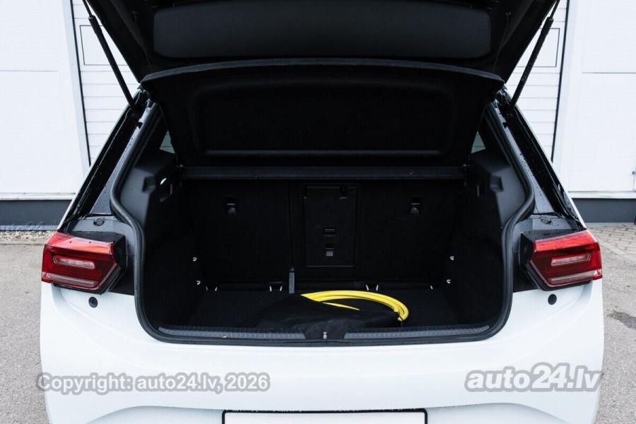 White Volkswagen ID.3 2023 in Riga, with an engine capacity of 1.00 L and mileage of 18 thousand km for 29616 €, photo 18 on AUTOMOTO.COM.LV