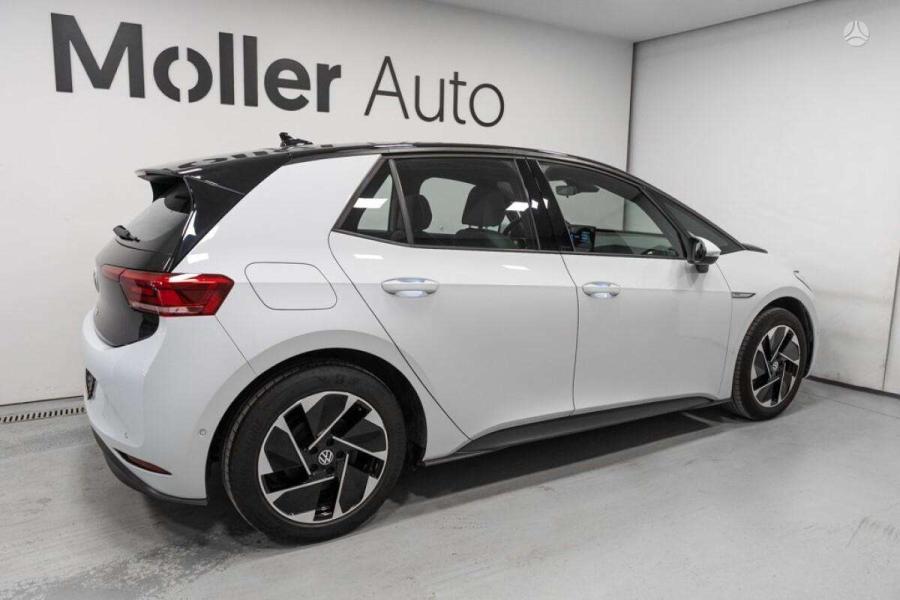 White Volkswagen ID.3 2023 in Vilnius, with an engine capacity of 0.00 L and mileage of 55 thousand km for 23900 €, photo 5 on AUTOMOTO.COM.LV