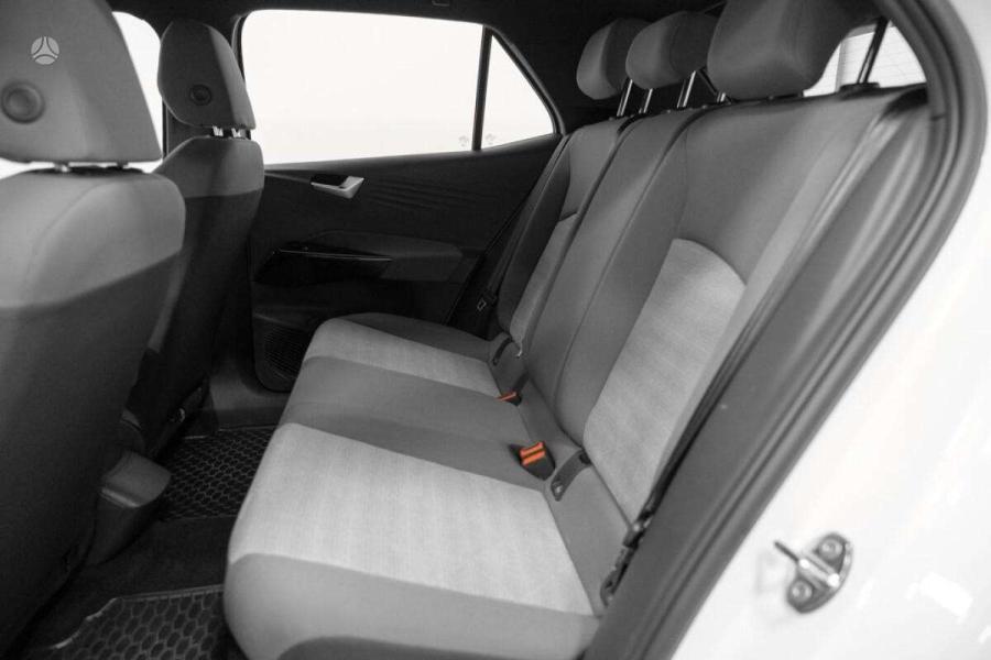 White Volkswagen ID.3 2023 in Vilnius, with an engine capacity of 0.00 L and mileage of 55 thousand km for 23900 €, photo 7 on AUTOMOTO.COM.LV
