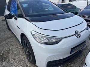 White Volkswagen ID.3 2023 in Kaunas, with an engine capacity of 0.00 L and mileage of 48 thousand km for 9900 €, photo  on AUTOMOTO.COM.LV