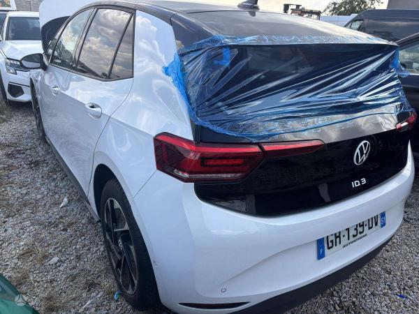 White Volkswagen ID.3 2023 in Kaunas, with an engine capacity of 0.00 L and mileage of 48 thousand km for 9900 €, photo 4 on AUTOMOTO.COM.LV