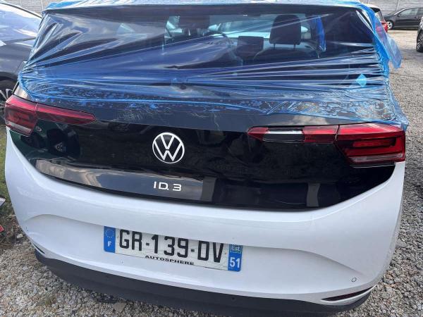 White Volkswagen ID.3 2023 in Kaunas, with an engine capacity of 0.00 L and mileage of 48 thousand km for 9900 €, photo 5 on AUTOMOTO.COM.LV