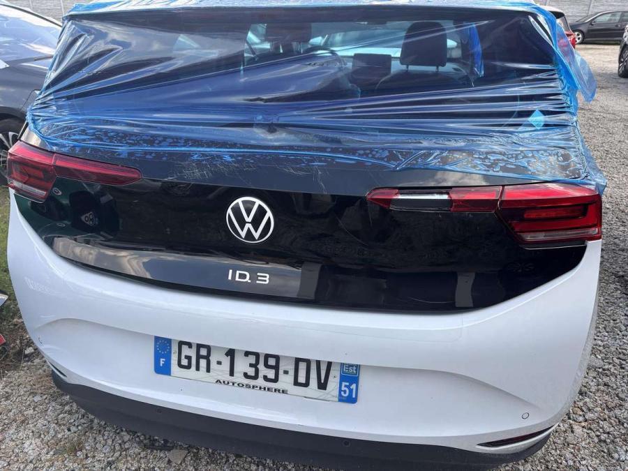 White Volkswagen ID.3 2023 in Kaunas, with an engine capacity of 0.00 L and mileage of 48 thousand km for 9900 €, photo 6 on AUTOMOTO.COM.LV