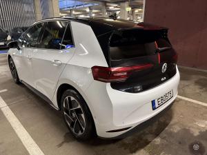 White Volkswagen ID.3 2023 in Vilnius, with an engine capacity of 0.00 L and mileage of 30 thousand km for 22900 €, photo 4 on AUTOMOTO.COM.LV