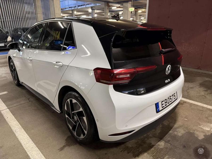 White Volkswagen ID.3 2023 in Vilnius, with an engine capacity of 0.00 L and mileage of 30 thousand km for 22900 €, photo 4 on AUTOMOTO.COM.LV