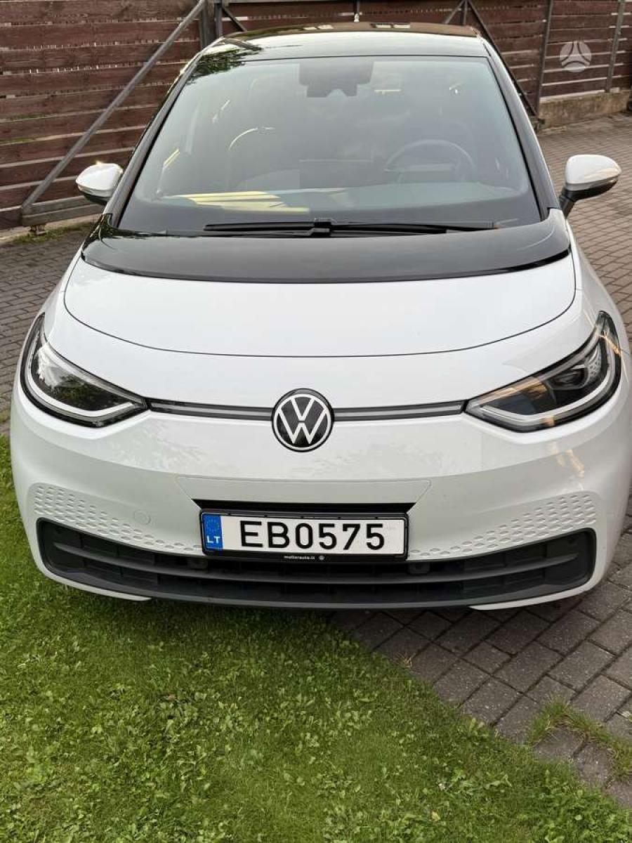 White Volkswagen ID.3 2023 in Vilnius, with an engine capacity of 0.00 L and mileage of 30 thousand km for 22900 €, photo 19 on AUTOMOTO.COM.LV