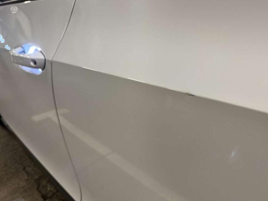 White Volkswagen ID.3 2023 in Vilnius, with an engine capacity of 0.00 L and mileage of 30 thousand km for 22900 €, photo 23 on AUTOMOTO.COM.LV