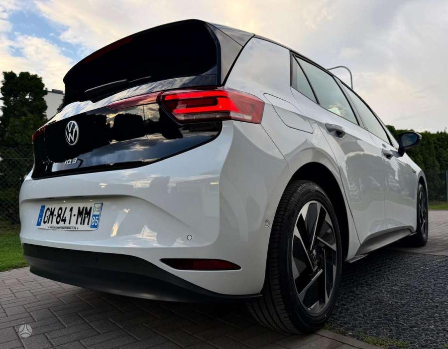 Balts Volkswagen ID.3 2023 Kauņa, ar dzinēja tilpumu 0.00 L un nobraukumu 50 tūkst. km par 19500 €, foto 1 vietnē AUTOMOTO.COM.LV