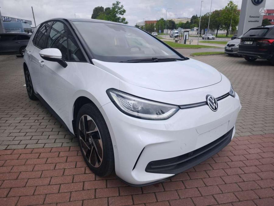 Balts Volkswagen ID.3 2024 Šauļi, ar dzinēja tilpumu 0.00 L un nobraukumu 10 tūkst. km par 25499 €, foto 4 vietnē AUTOMOTO.COM.LV