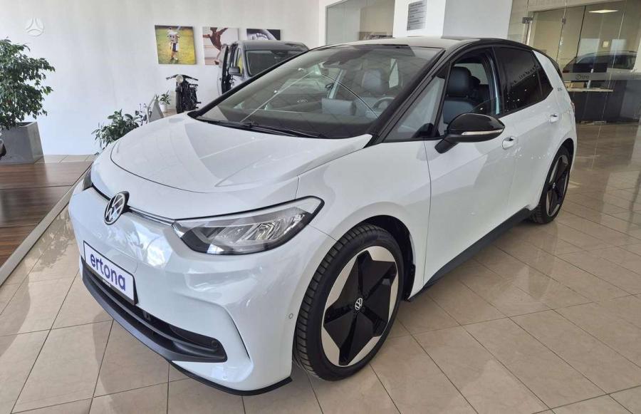 White Volkswagen ID.3 2025 in Siauliai, with an engine capacity of 0.00 L and mileage of 41 thousand km for 31900 €, photo 3 on AUTOMOTO.COM.LV