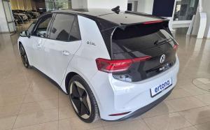 White Volkswagen ID.3 2025 in Siauliai, with an engine capacity of 0.00 L and mileage of 41 thousand km for 31900 €, photo 5 on AUTOMOTO.COM.LV