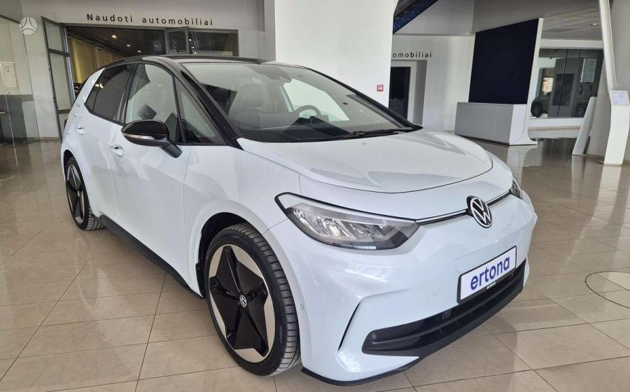 White Volkswagen ID.3 2025 in Siauliai, with an engine capacity of 0.00 L and mileage of 41 thousand km for 31900 €, photo 6 on AUTOMOTO.COM.LV
