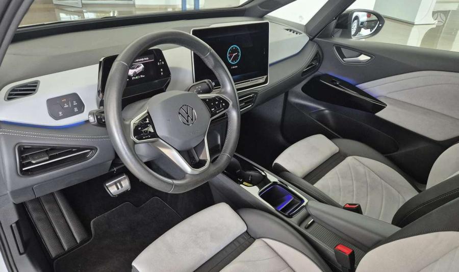 White Volkswagen ID.3 2025 in Siauliai, with an engine capacity of 0.00 L and mileage of 41 thousand km for 31900 €, photo 14 on AUTOMOTO.COM.LV