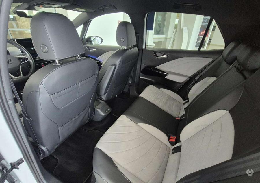 White Volkswagen ID.3 2025 in Siauliai, with an engine capacity of 0.00 L and mileage of 41 thousand km for 31900 €, photo 16 on AUTOMOTO.COM.LV