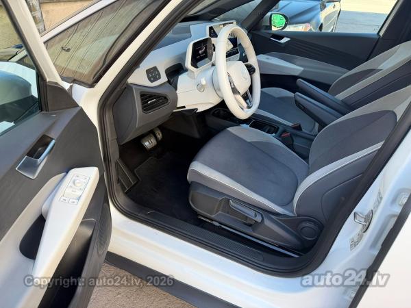 White Volkswagen ID.3 2020 in Tallinn, with an engine capacity of 0.00 L and mileage of 64 thousand km for 19990 €, photo 3 on AUTOMOTO.COM.LV
