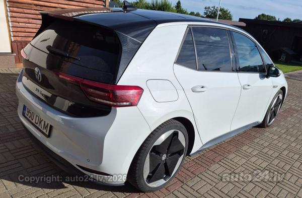 White Volkswagen ID.3 2020 in Rapla, with an engine capacity of 0.00 L and mileage of 78 thousand km for 18900 €, photo 3 on AUTOMOTO.COM.LV