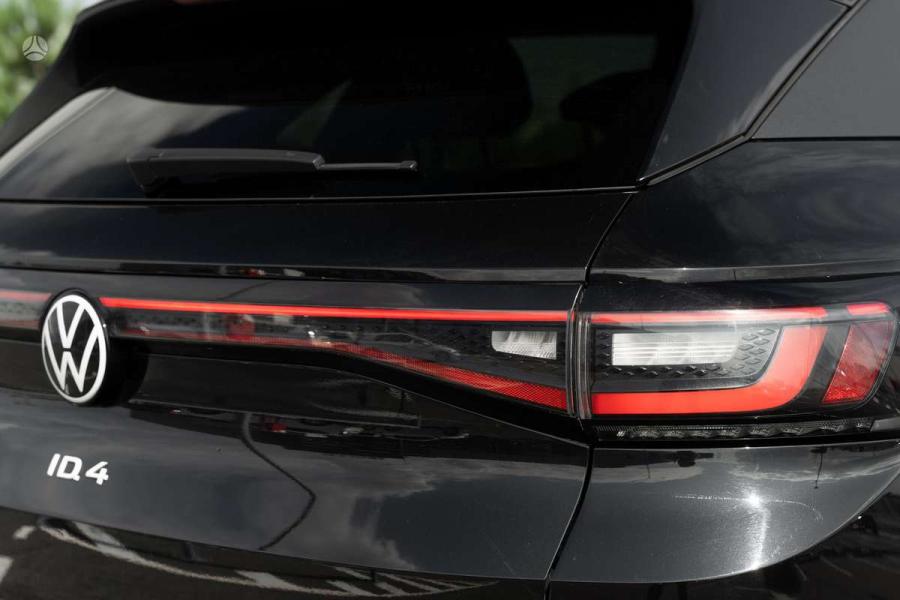 Black Volkswagen ID.4 2021 in Vilnius, with an engine capacity of 0.00 L and mileage of 124 thousand km for 20950 €, photo 6 on AUTOMOTO.COM.LV