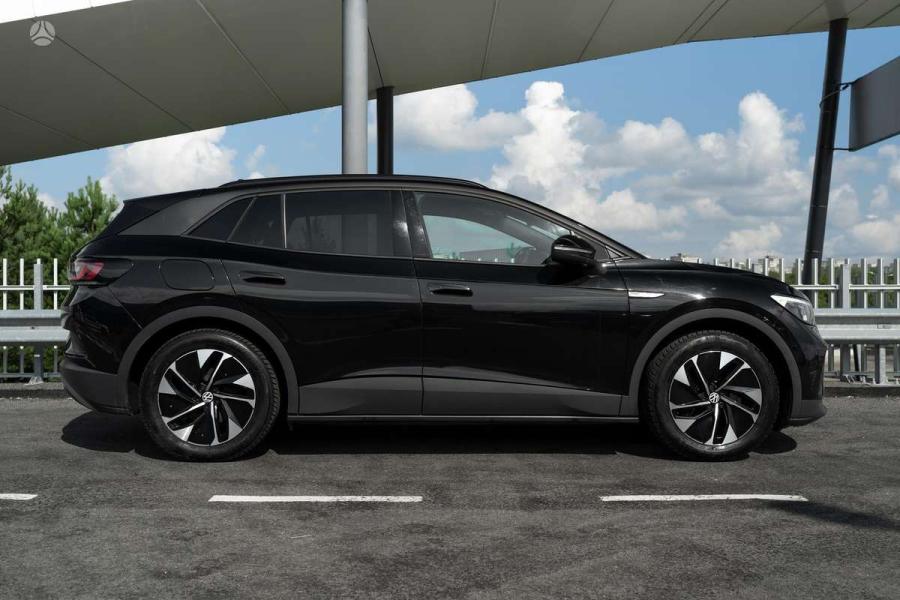 Black Volkswagen ID.4 2021 in Vilnius, with an engine capacity of 0.00 L and mileage of 124 thousand km for 20950 €, photo 8 on AUTOMOTO.COM.LV