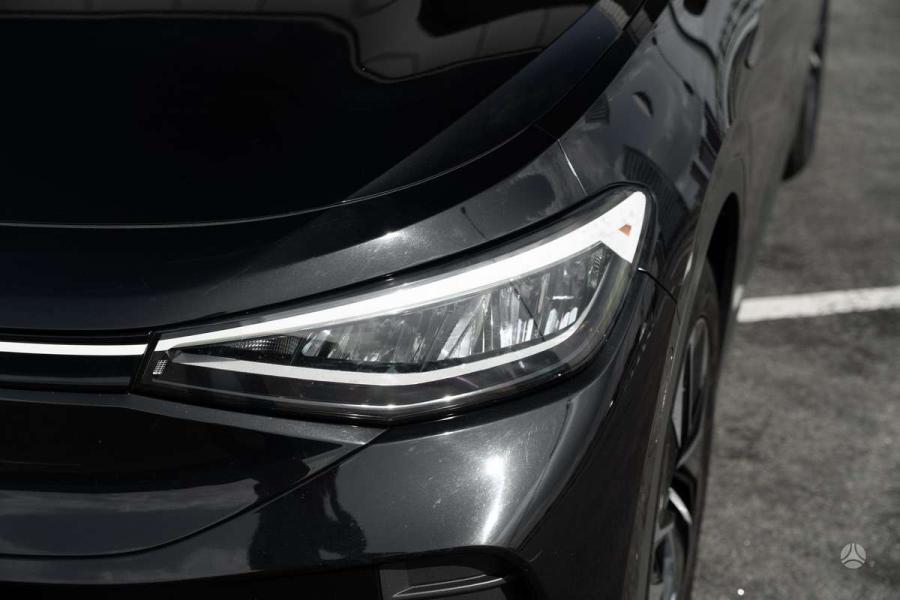 Black Volkswagen ID.4 2021 in Vilnius, with an engine capacity of 0.00 L and mileage of 124 thousand km for 20950 €, photo 11 on AUTOMOTO.COM.LV